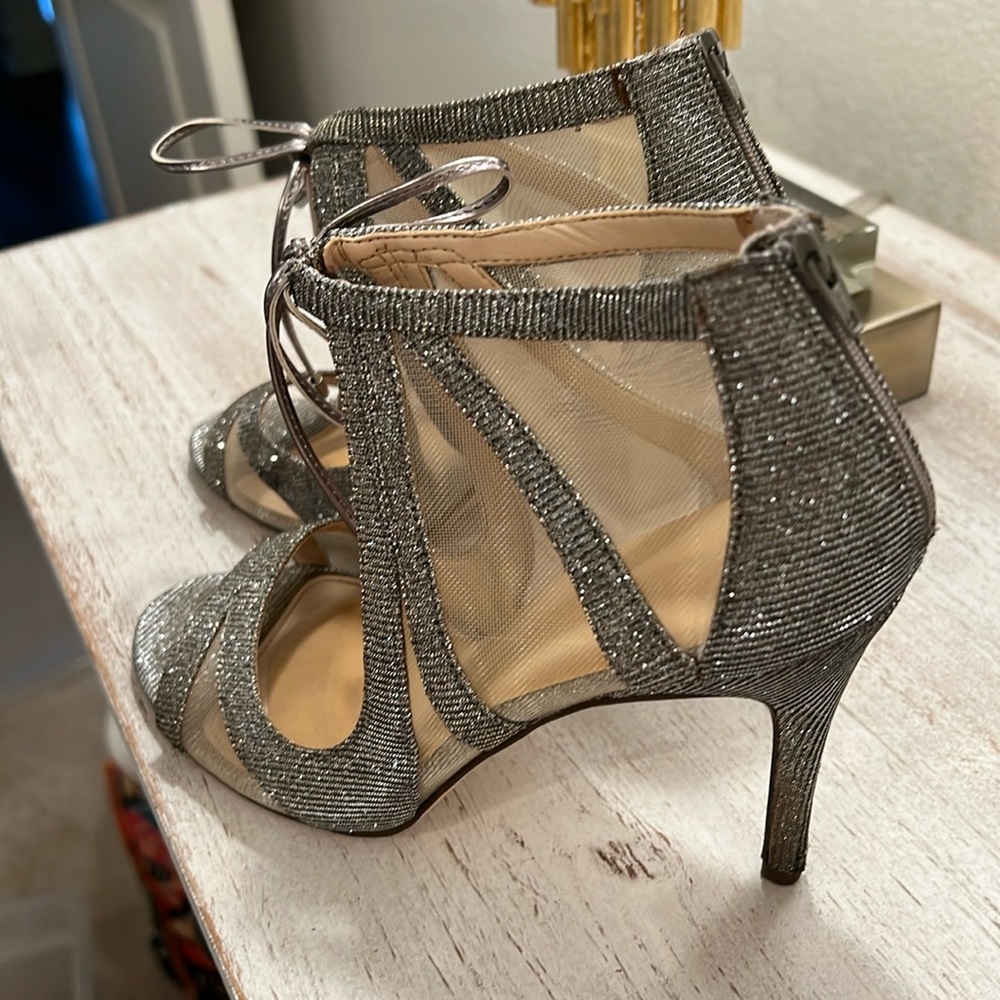 Silver Sparkle Dillard’s Pumps With 3 Inch Heel - Gem